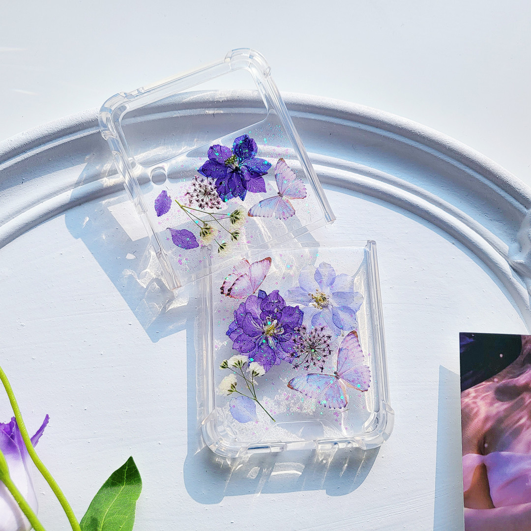 a purple blooming butterfly Cell Phone Case ☘(All models can be ...