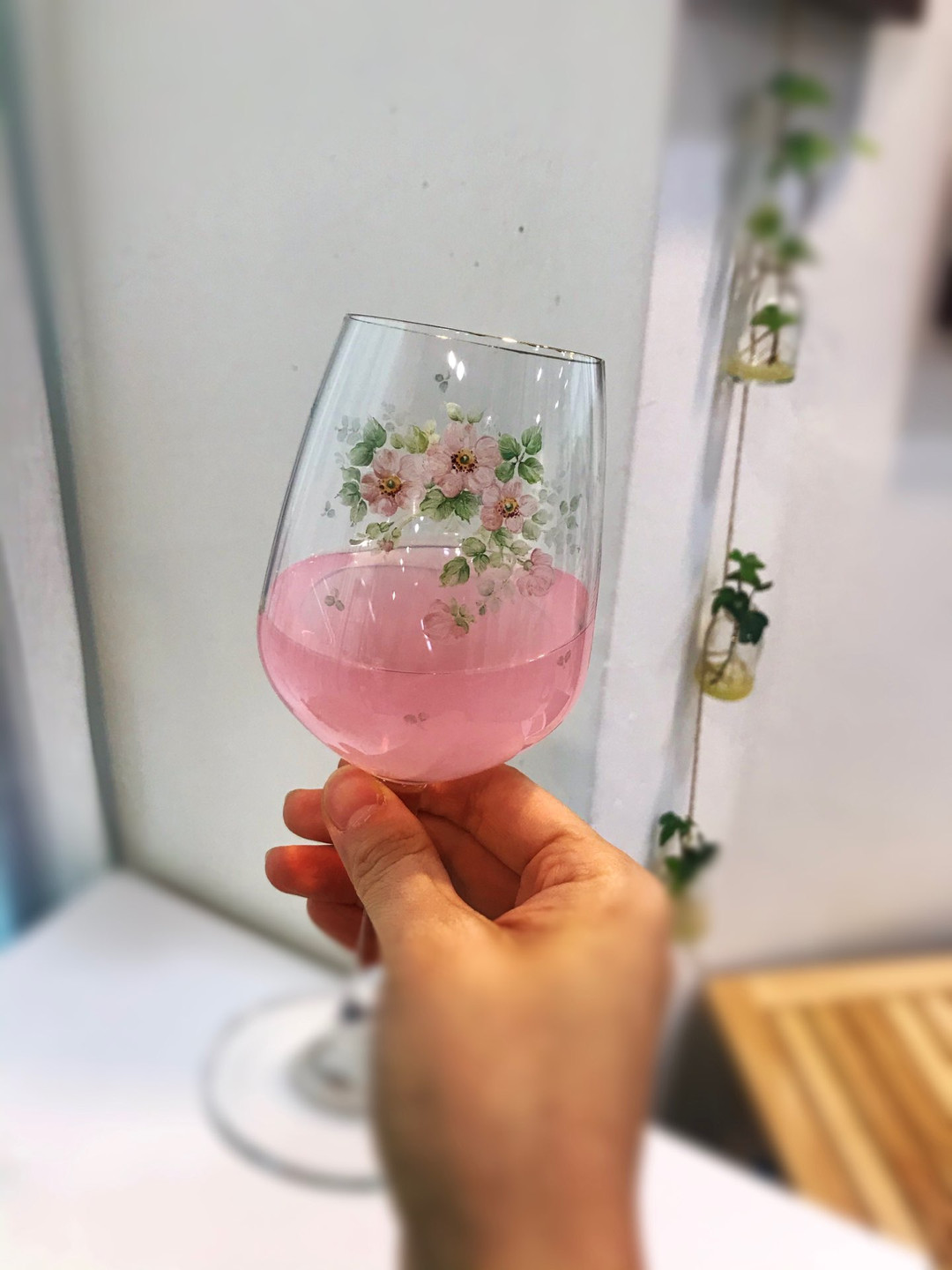 [100% Hand Painted] Porcelain Vintage Wild Rose Wine Glass (Big Size)