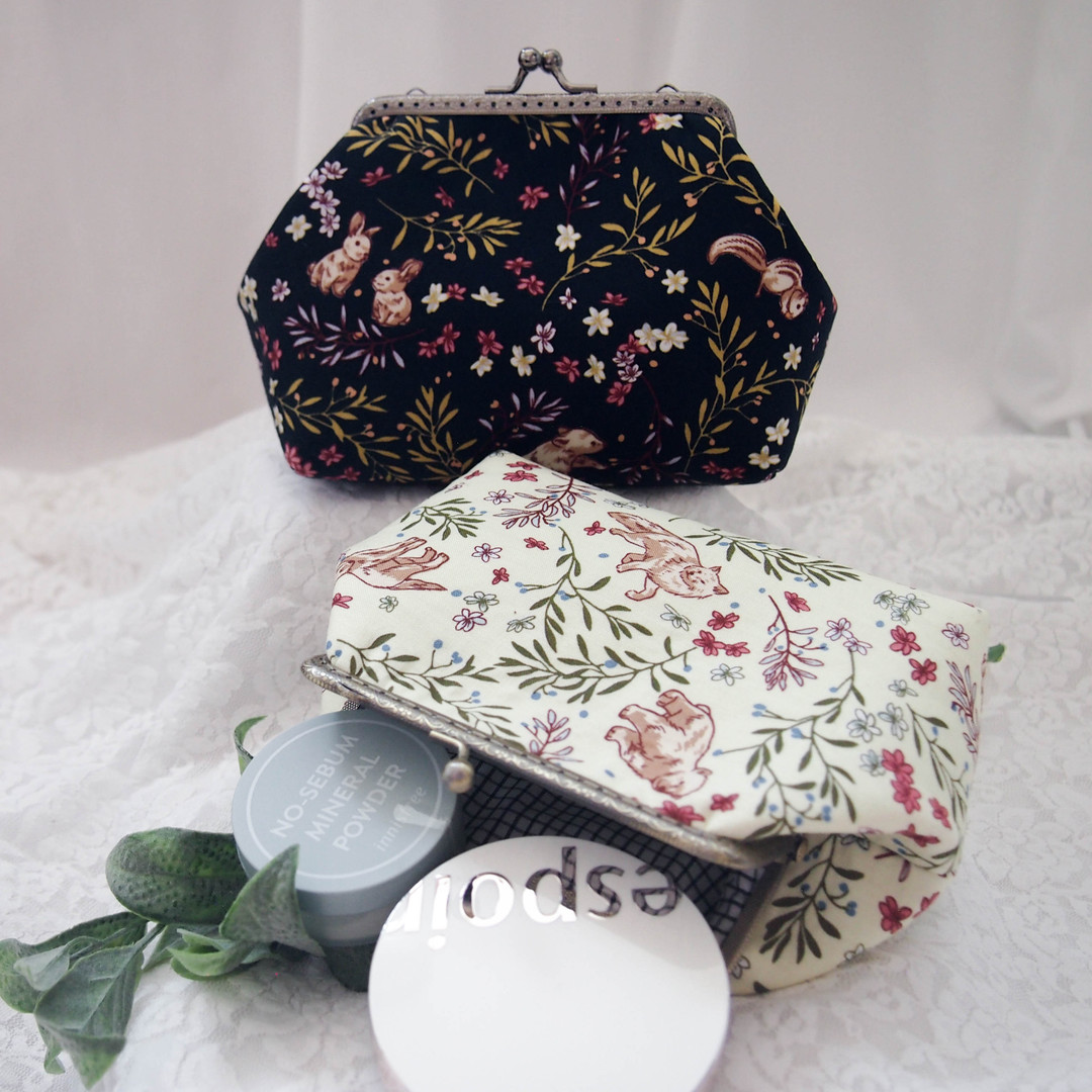 Animal Forest Cosmetic Frame Pouch | idus