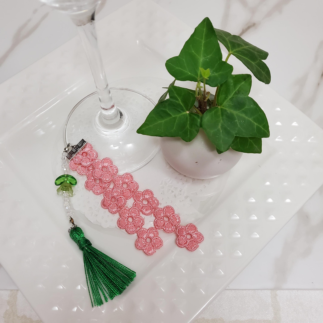 Between Between bookmark-TWO | idus