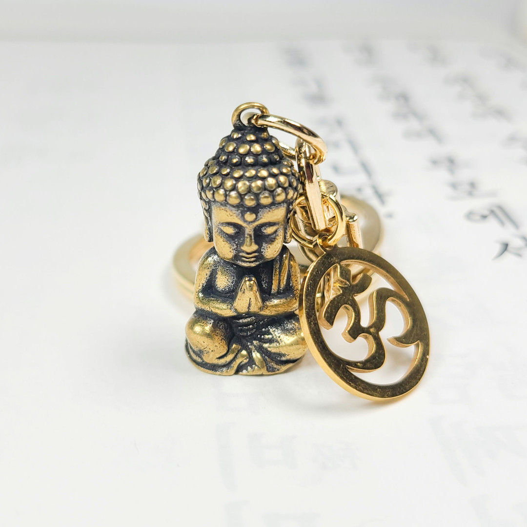 [Buddha devote on himself] Brass, the Buddhist Buddhism ensemble ...