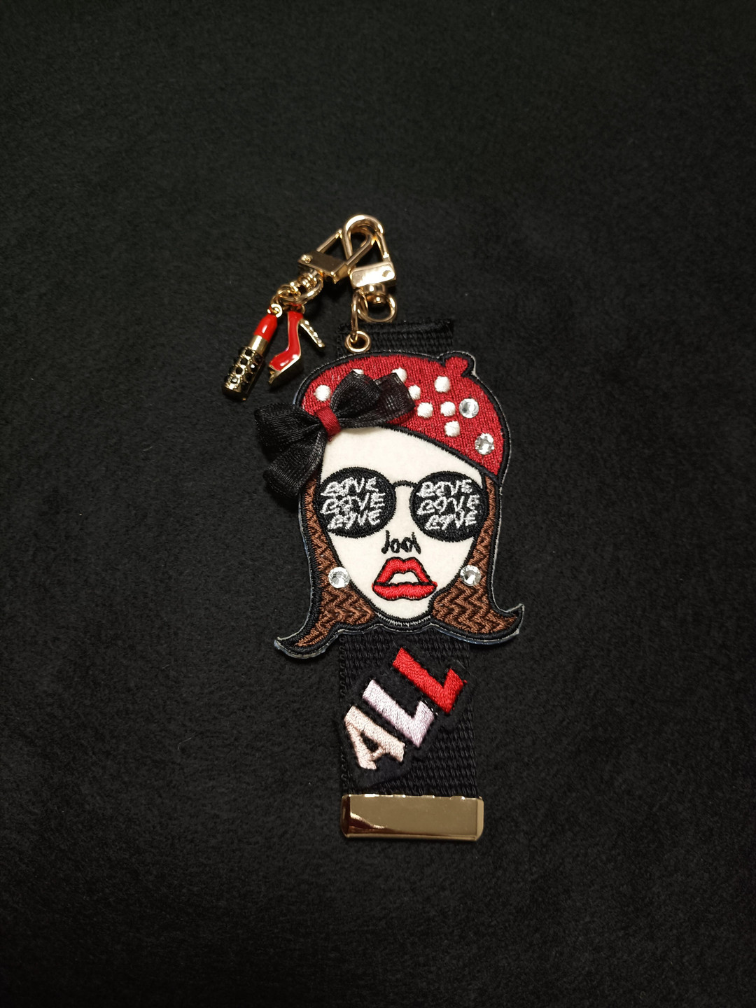 Vogue Girl strap key ring | idus