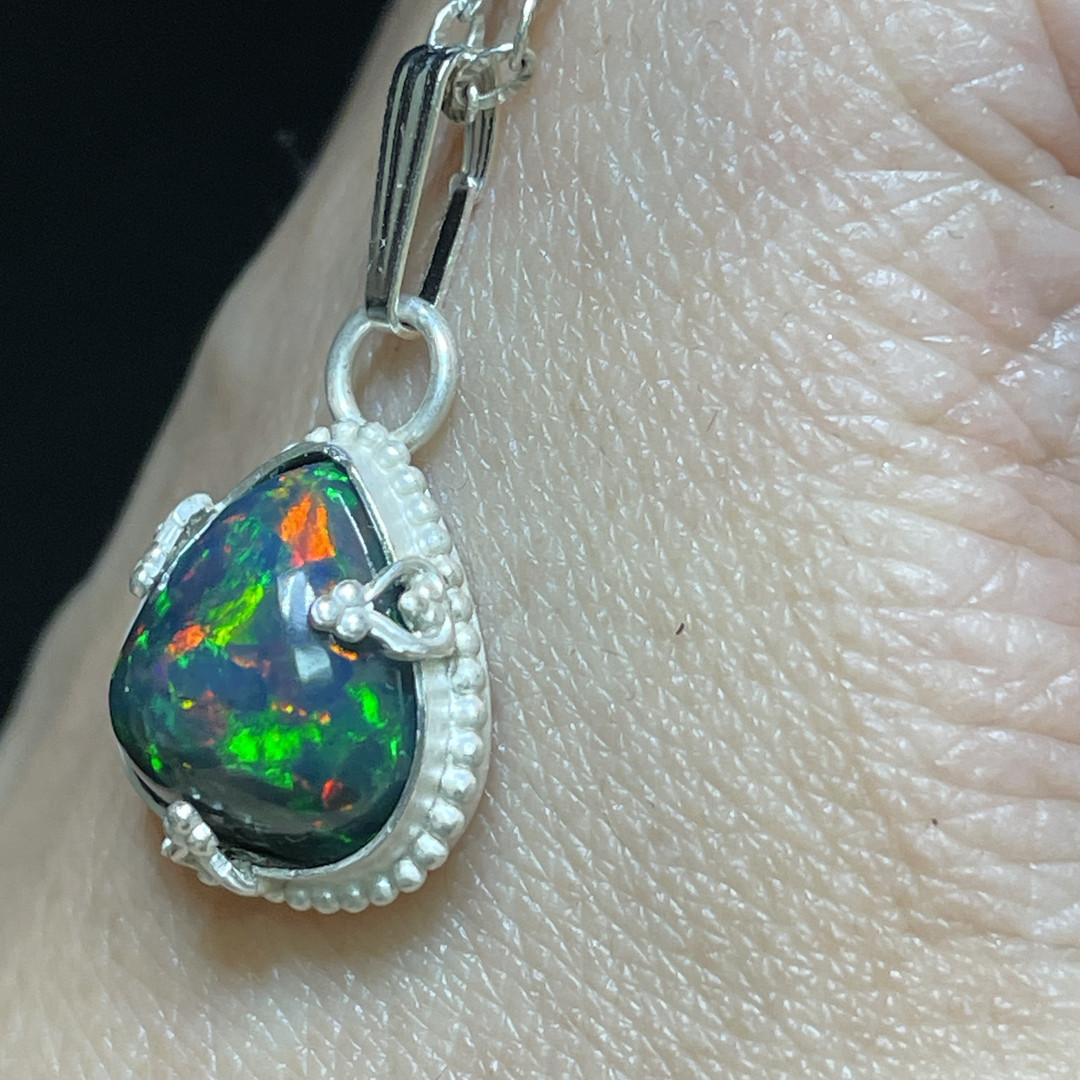 #176 Black Opal Pendant | idus
