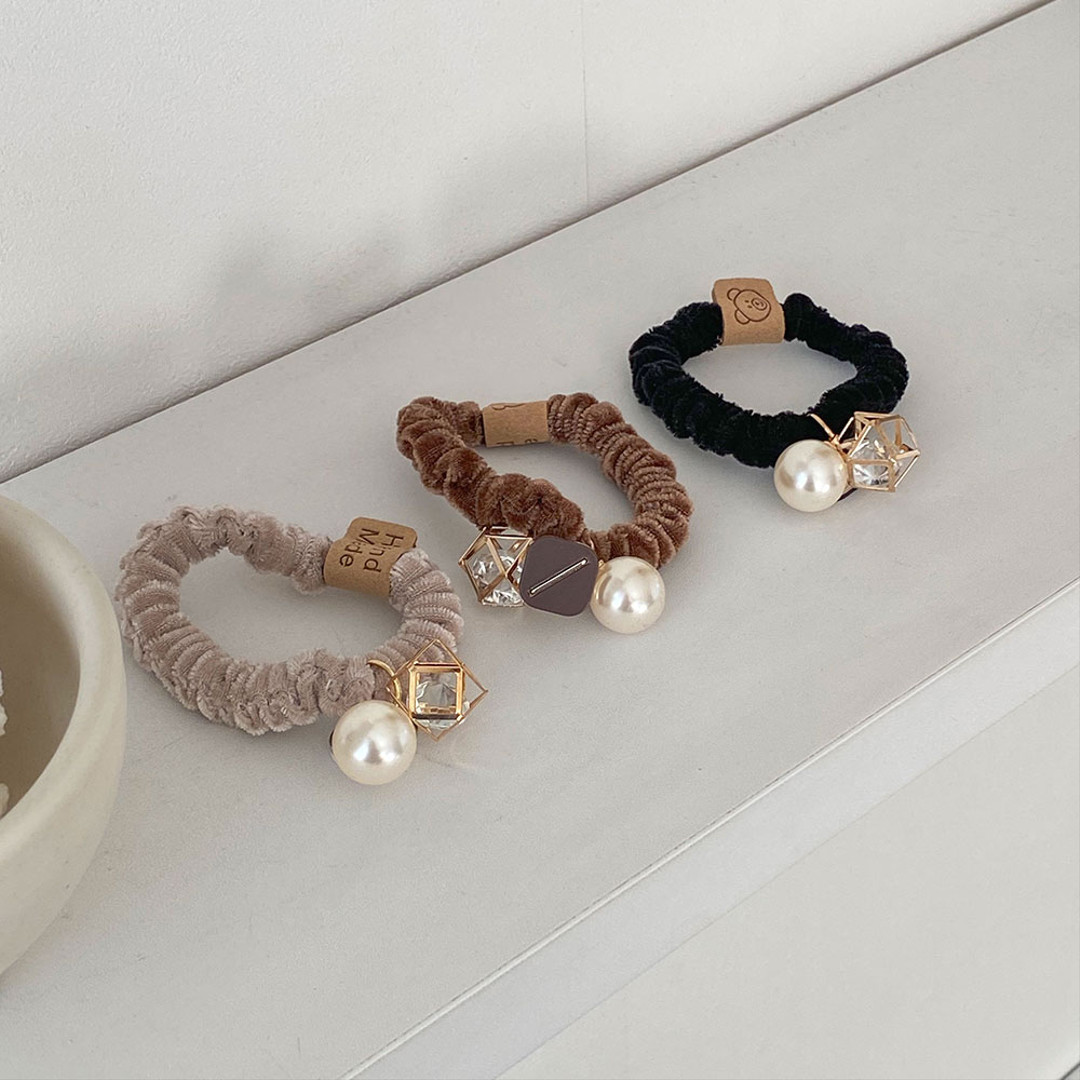 Sophia Pearl Cubic Hair Scrunchie hairband | idus