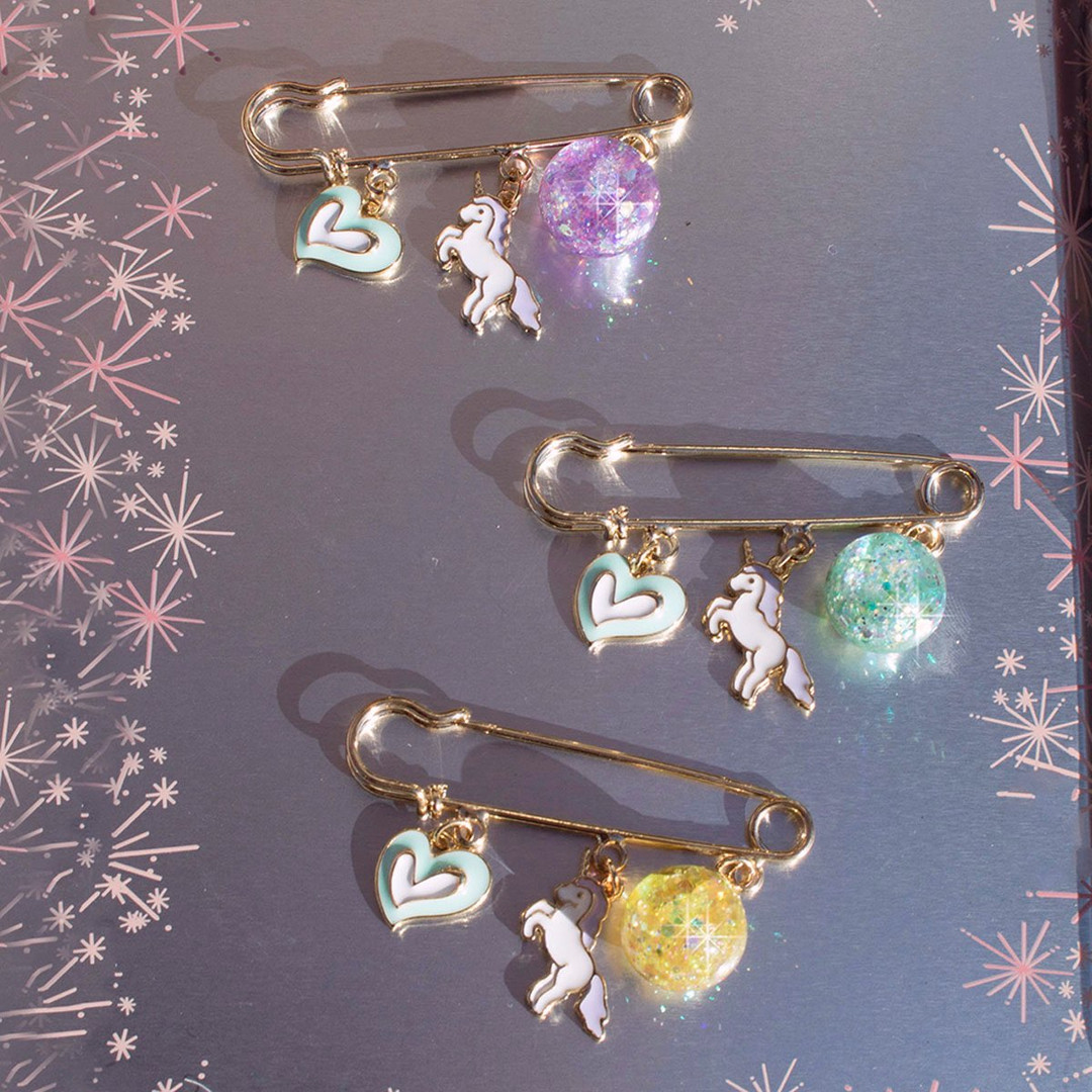 Unicorn Snowball Brooch | idus