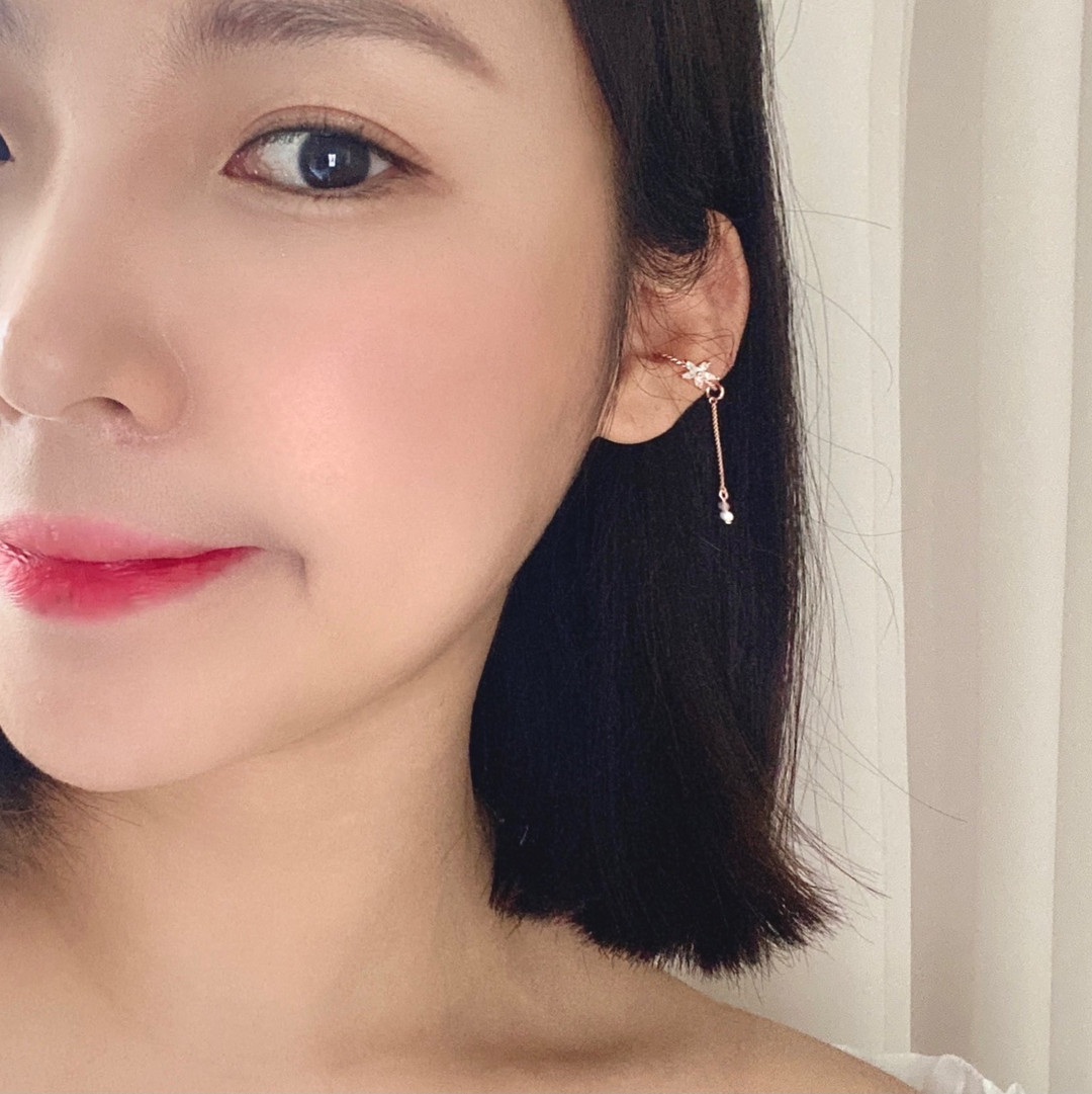 Pretty ID Flower Chain Drop Ear Cuff | idus