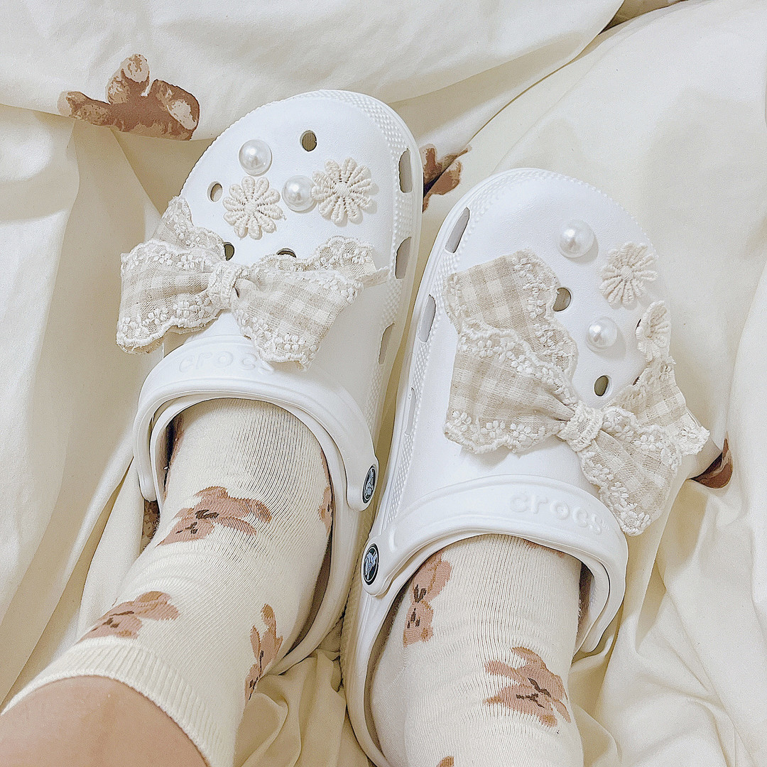 Beige Checkered Ribbon Crocs Zibitz Set | idus